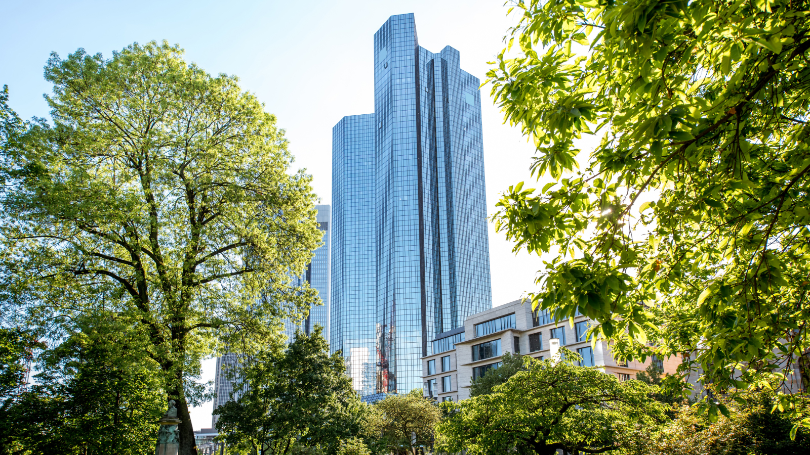 Miten CSRD, CSDDD ja GCD vaikuttavat kiinteistöihin? - Caverion